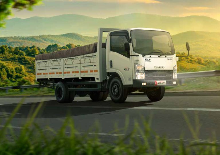 Isuzu ELF NMR: Hemat, Tenaga Besar, Kapasitas Angkut Optimal